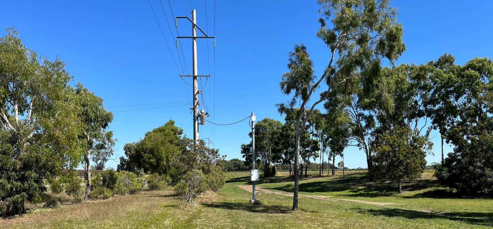 Property poles & privately owned powerlines | Ergon Energy